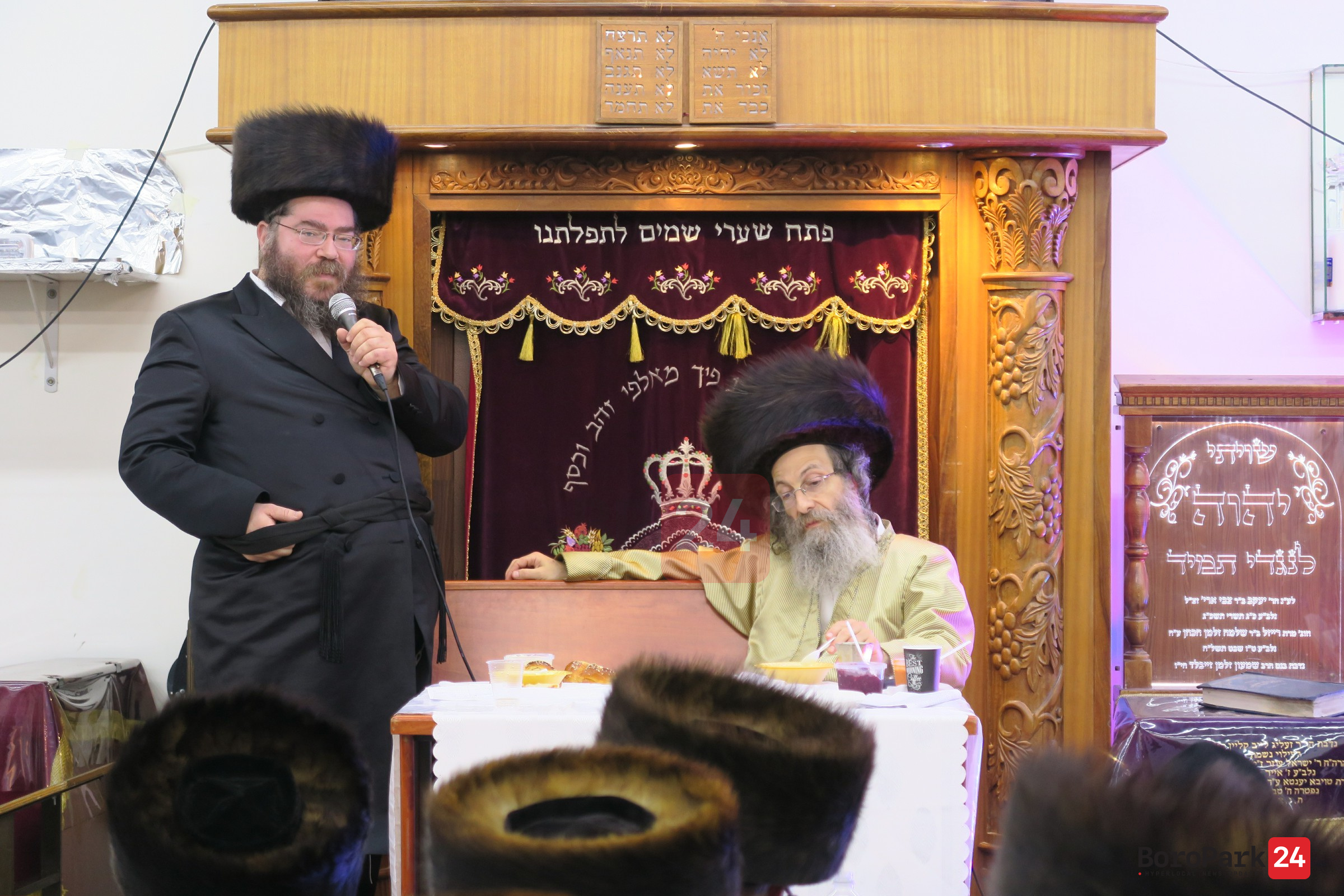 Rabbi Elimelech Biderman Motzei Shabbos in Beitar – Boro Park 24